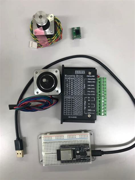 ArduinoESP 初心者勉強会 おおたfab蒲田駅 分の広いコワーキングスペースモノづくりスペース貸会議室