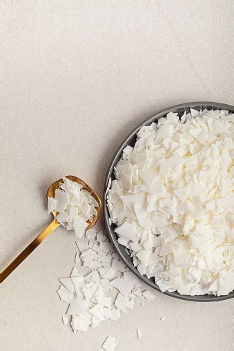 유기농 화이트 콩 왁스 플레이크로 플랫레이 수제 양초 Diy 취미 아이디어 촛불 조명 장비에 대한 스톡 사진 및 기타 이미지 촛불 조명 장비 향기로운 양초 만들기