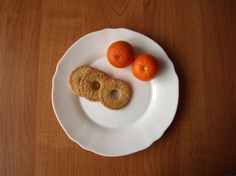 무료 이미지 과일 식품 생기게 하다 플레이트 아침 식사 빵 굽기 디저트 과자 착빙 맛좋은 단맛 피복 식탁 꽃 피는 식물 육상 식물