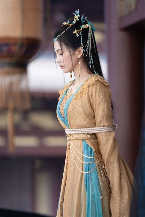 Thôi Thời Nghi Và Những Tạo Hình Cổ Trang đẹp Nhất Của Bạch Lộc