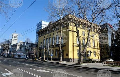 Служителите в Областна администрация Бургас изразиха готовност за безсрочни протестни действия