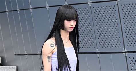 원밀리언 레디 우아하게 조심스러운 걸음으로 [포토엔hd]