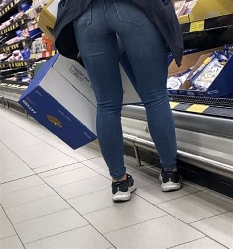 Grocery Store Clerk Tight Jeans Sadielexxxington