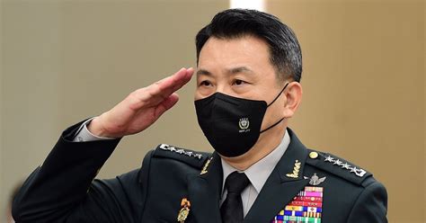 거수경례하는 김승겸 합참의장