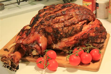 Свиной окорок в духовке – 7 рецептов приготовления вкусного и сочного мяса
