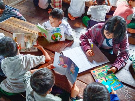 ၁၀၂ နှစ်မြောက် အမျိုးသားအောင်ပွဲနေ့ကို ကြိုဆိုဂုဏ်ပြုသောအားဖြင့် ကျောင်းသား ကျောင်းသူများ