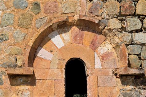 დოლისყანის ტაძარი Georgian Travel Guide