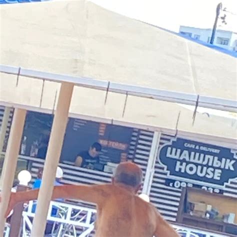 Мальчик понравился подруге найдись пж梁 Работает в шашлык хаус видели
