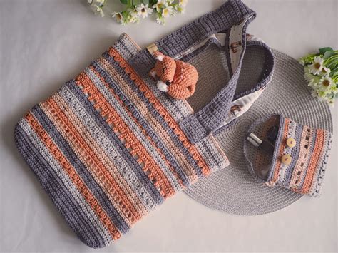 Performance Готови ли сте за нов проект Тази пролетна чанта изработена от Colour Fluid е не