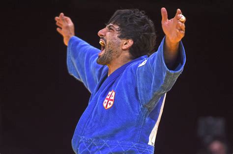 ლაშა შავდათუაშვილი პირველი ქართველი ძიუდოისტია რომელიც სამი მთავარი ტიტულის მფლობელი გახდა