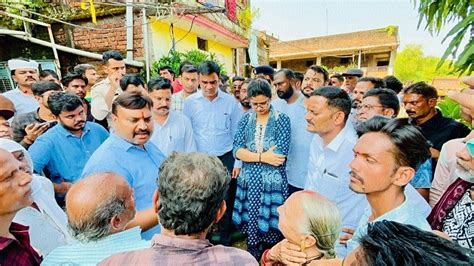 Citizens Take To Roads To Protest Water Logging Issue The Hitavada