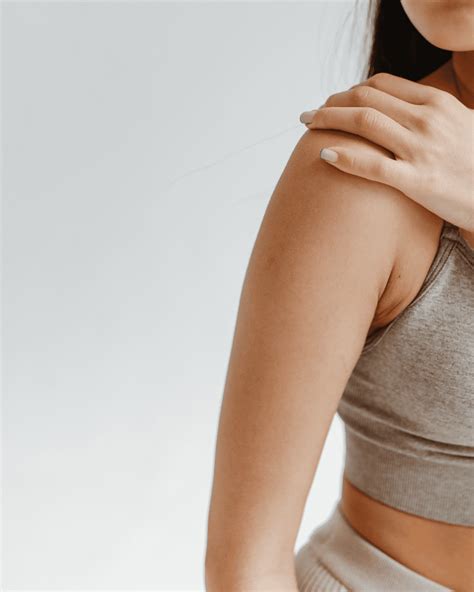 Ways To Tighten Loose Saggy Skin On The Arms Dr Sophie Shotter