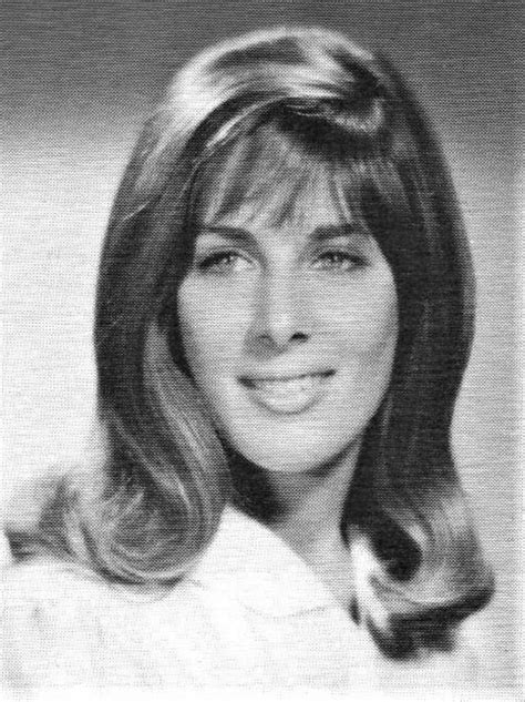 40 Lovely Portrait Photos That Defined Hairstyles Of 60s American