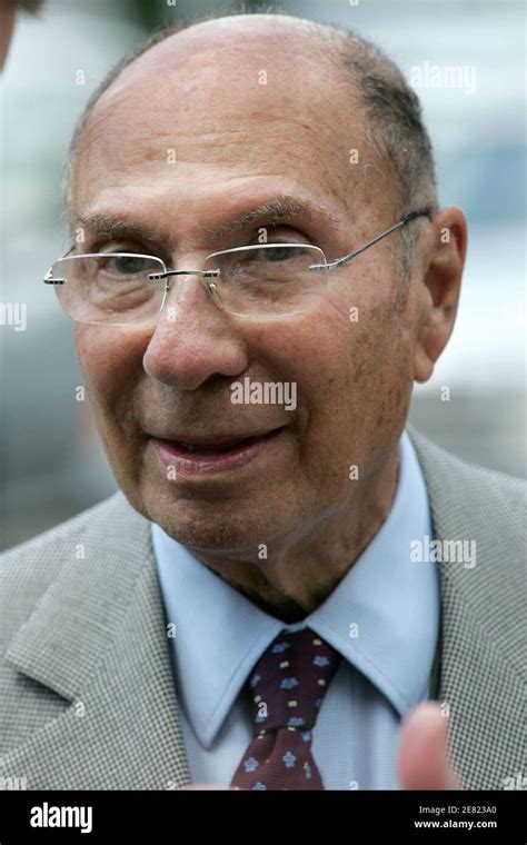 Serge Dassault Visit The Institute Of Spatial Astrophysics On The Orsay