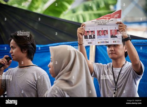 Aceh Indonesia 14 February 2024 Election Officials And Witness
