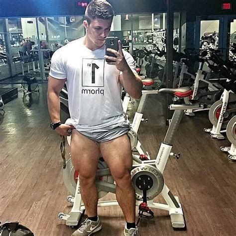 Big Quads In The Gym Join My Muscle Army Addictedtomuscles