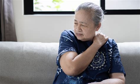 Waspadai Efek Saraf Kejepit Di Leher Yang Tidak Diobati Lamina