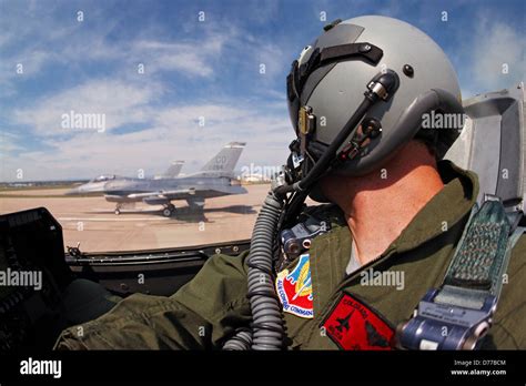 F 16 Cockpit Immagini E Fotografie Stock Ad Alta Risoluzione Alamy