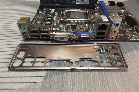 MSI H61M-P31(G3), MS-7788 VER:1.0 LGA1155 Intel Motherboard +CORE i3 ...