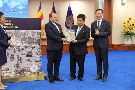 អគ្គិសនីកម្ពុជា អគ្គិសនីកម្ពុជាបានរៀបចំពិធីសម្ពោធសៀវភៅដំណើរវិវត្តន៍នៃអគ្គិសនីភាវូបនីយកម្ម