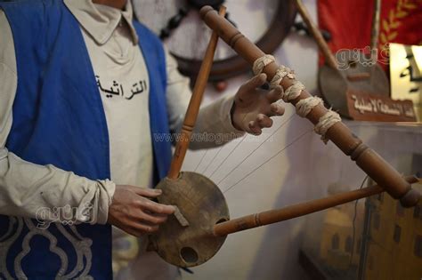 عاشق الموسيقى، عم محمد البورسعيدي يكرس حياته لتخليد السمسمية فيديو وصور