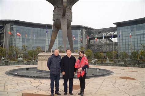 折叠人李华后续 折叠人华 折叠人华 第2页 大山谷图库