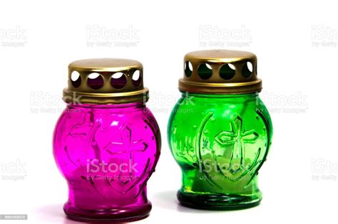 클리핑 경로와 흰색 배경에 고립 된 봉헌 초 묘지 촛불입니다 교회에 대한 스톡 사진 및 기타 이미지 교회 기독교 랜턴 Istock