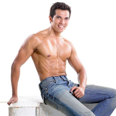 Alasan Kenapa Wanita Suka Dengan Pria Berotot