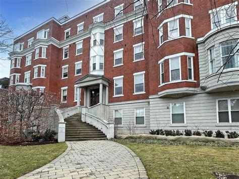 301 385 Brunswick Ave Toronto Leased C5876905 Mrloft Ca