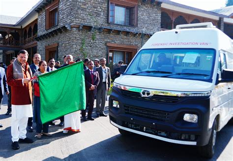Cm Flags Off 6 Forensic Mobile Lab Vehicles Garhwal Post