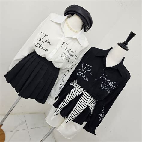 지금부터여름까지실키한소재 찰랑 글로시 레터링 오버핏 셔츠 2 Color 에이블리