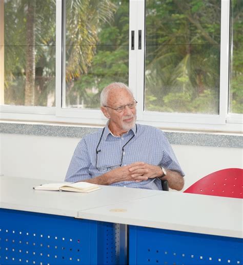 Dr Ash Rossiter University Of Seychelles