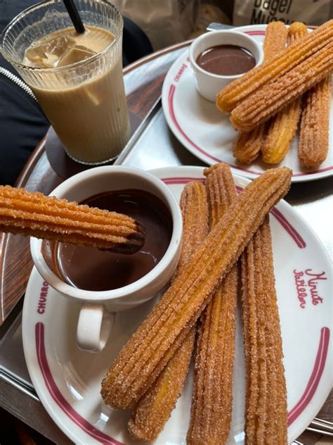 런던베이글뮤지엄 미뉴트빠삐용 츄러스 최가네버섯칼국수샤브샤브 서울 핫플레이스 후기 도산공원 압구정로데오 맛집 주말 웨이팅 픽업 네이버 블로그