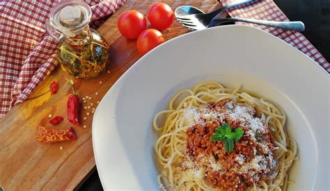 Pasta Vs Spaghetti Whats The Difference Substitute Cooking