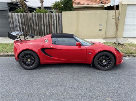 i know it s an elise but has anyone got an idea of the year it was made