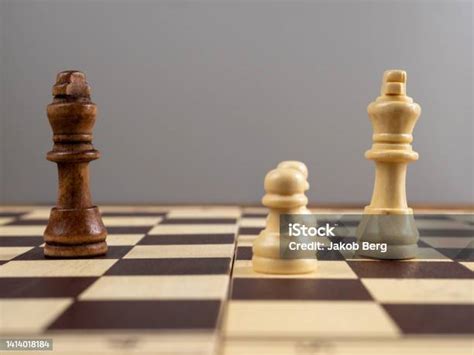 체스의 보드 게임 오래된 나무 체스 텍스트를위한 복사 공간 개념에 대한 스톡 사진 및 기타 이미지 개념 결정 리더십 Istock