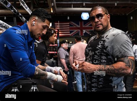 Los Angeles Ca Usa 21st Nov 2022 Boxing Legend And Former World
