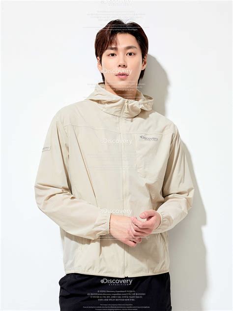 디스커버리 익스페디션 프레시벤트 남성 패커블 바람막이 Dark Beige