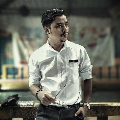 Guru ‘back Up Murid Asyik Terberak Dalam Seluar Selepas Bertahun