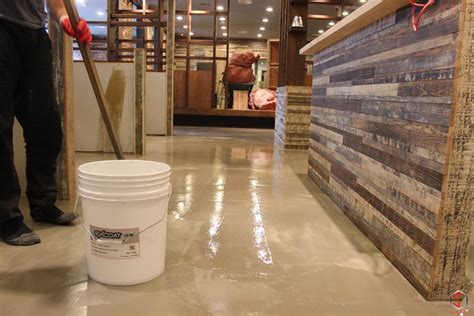 피터의 작업실 빈티지바닥 빈티지바닥에 최적의 코팅제 Sg산업의 친환경 코팅제 익스코트 피터의 작업실 빈티지바닥 빈티지바닥에 최적의 코팅제 Sg산업의 친환경 코팅제 익스코트