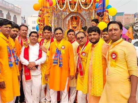 Nishan Yatra Was Taken Out Thousands Of Devotees Cheered छिबरामऊ में धूमधाम से मना खाटू श्याम