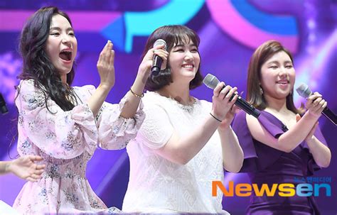 송가인 정미애 홍자 미스트롯 진선미 한자리에~ 포토엔hd 손에 잡히는 뉴스 눈에 보이는 뉴스 뉴스엔