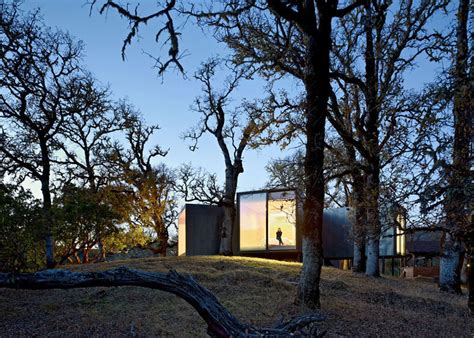Moose Road House By Mork Ulnes Architects Frames Californian Landscape