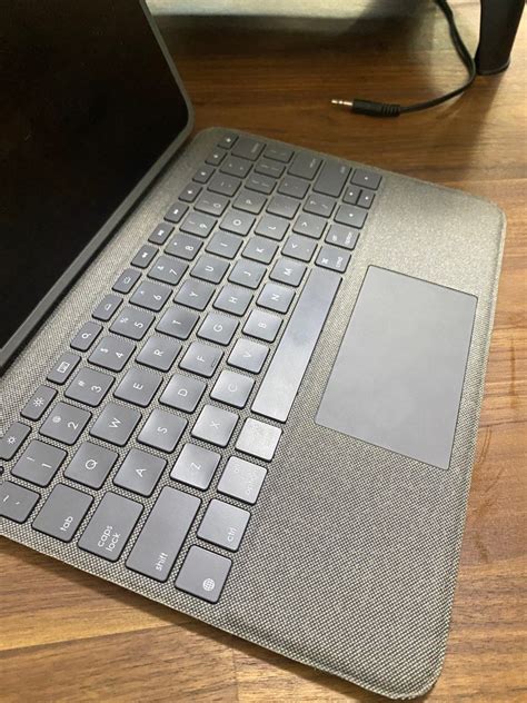 Logitech Folio Touch Keyboard Case With Trackad For IPad Air 4th Generation Mobile Phones