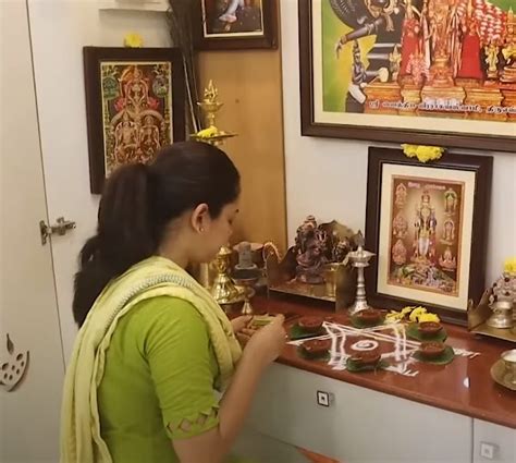 பிக் பாஸ் அனிதா சம்பத் வீட்டின் வைகாசி விசாக பூஜை புகைப்படங்கள்