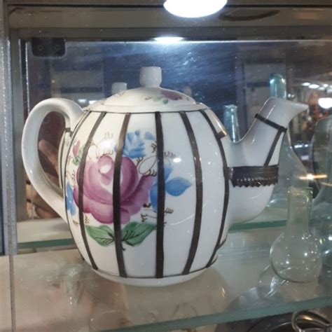 کمدا قیمت و خرید قوری گل سیبی رنگ سفید سایز 3 سایز بزرگ متوسط کو