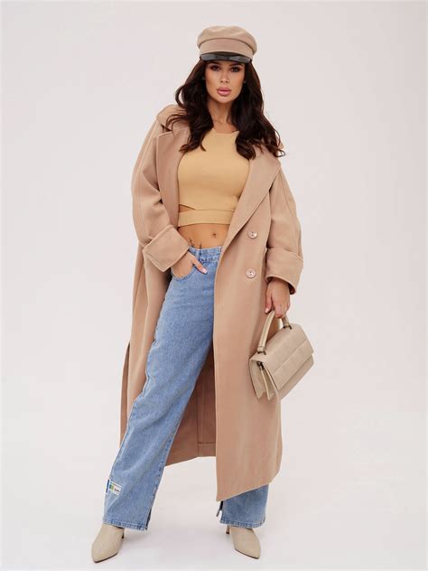 Бежеве кашемірове пальто з розрізами 13549 за 2403 грн купити з колекції Opulent