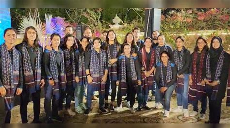 کراچی پاکستان اور جنوبی افریقی خواتین ٹیموں کے اعزاز میں عشائیہ، اجرک