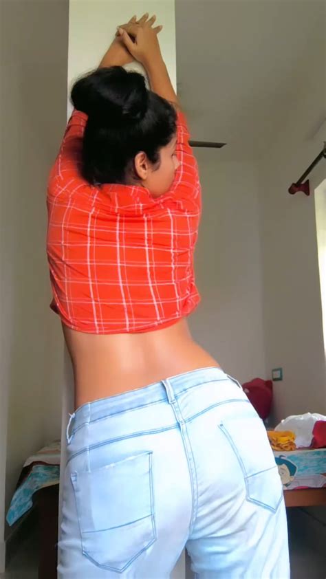 Rakhi Pandey Rdesinavelandwaist