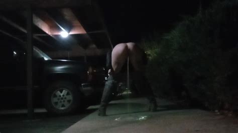 Desperate Gushing Piss In Parking Lot Thisvid Com